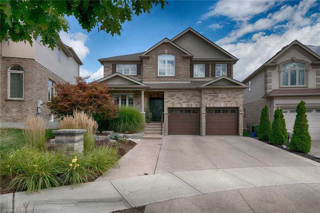 912 Armenian Court, Kitchener | Listed by Capstone REPS